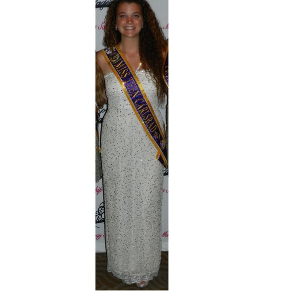 Scala | Dresses | Scala White Silk Fully Beaded Long Gown Size 46 ...